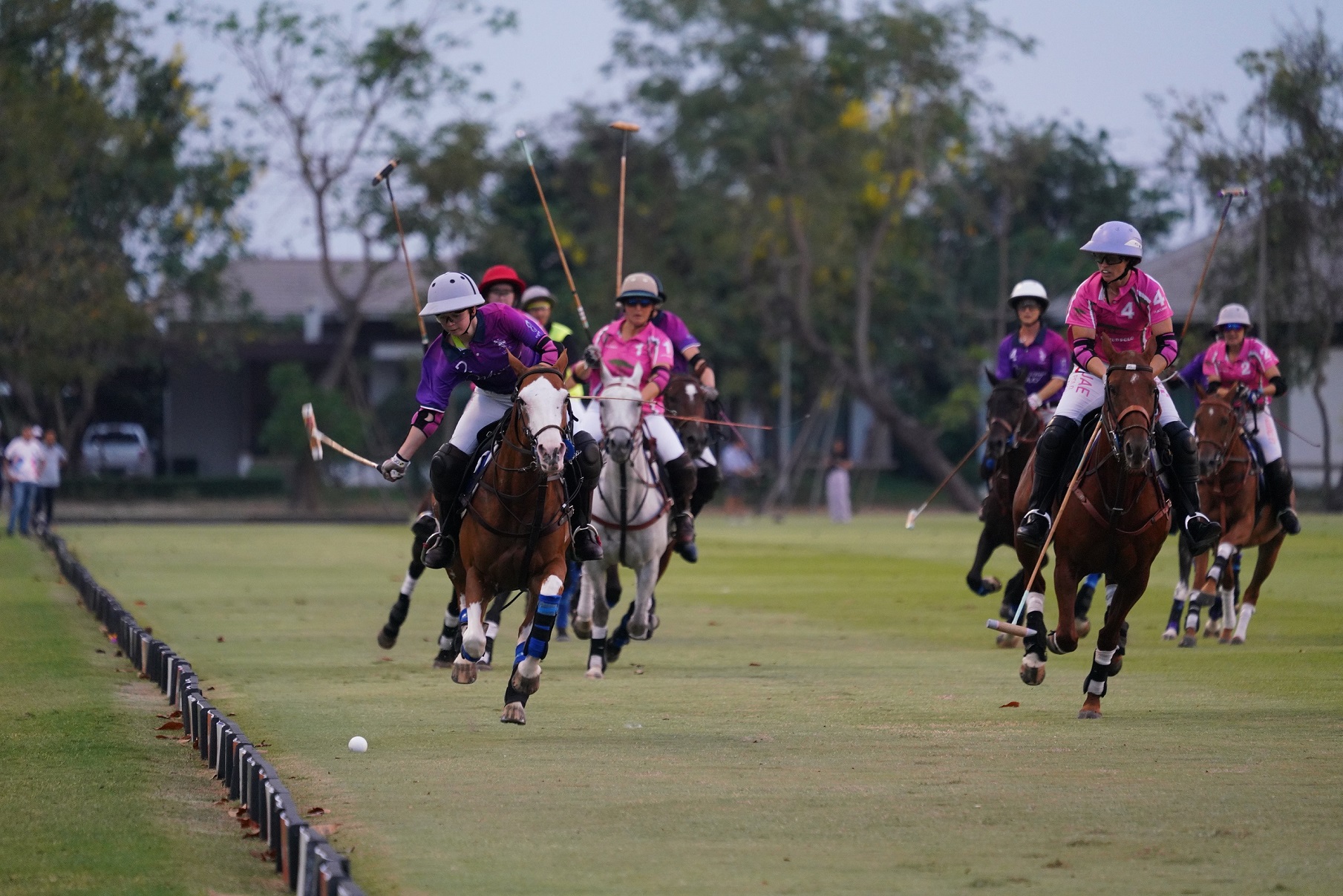 รวมพลังหญิงรับวันสตรีสากล โชว์ไทยเป็นศูนย์กลางแข่งขันกีฬาขี่ม้าโปโลหญิง ...