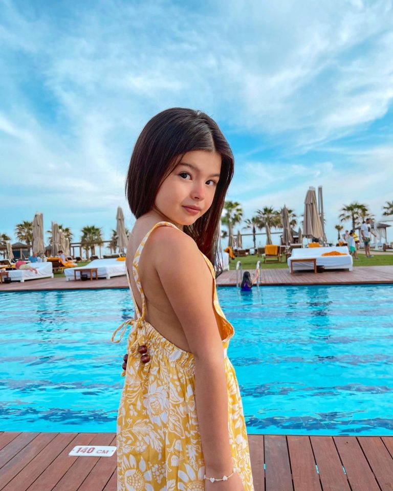 เกินวัยหรือมีสไตล์? 'Maya Basol' แฟชั่นนิสต้าวัย 6 ขวบ ใส่ชุดไหนก็สวยปัง