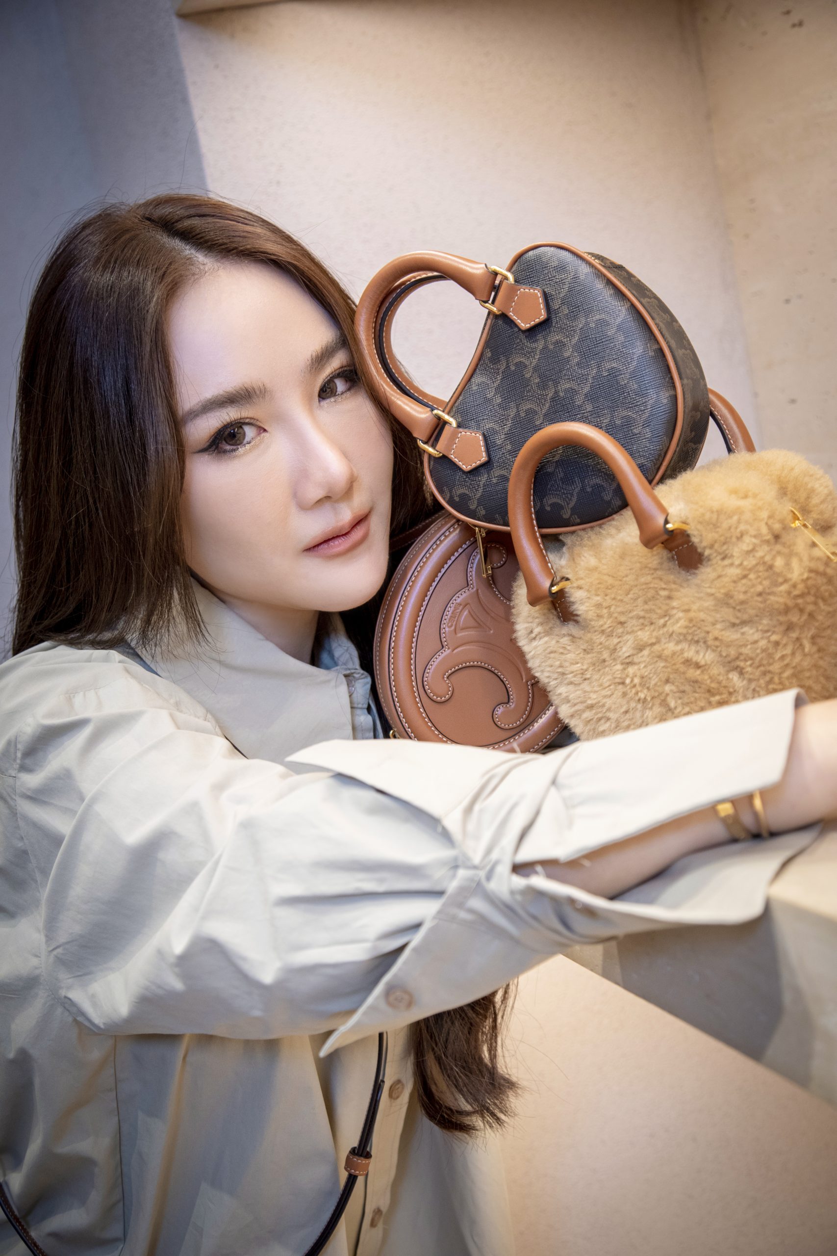 Praew x Siam Paragon “Fashion BOMB!” Exclusive Visit Shops ร้อนๆ อย่างนี้ ต้องชวนกันมาช้อป!