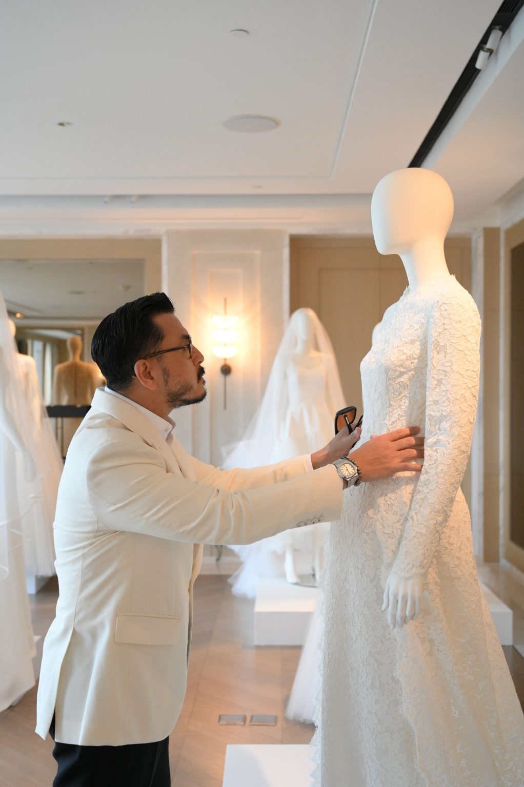 ชุดเจ้าสาวสุดหรู WHITE Asava 2022 Collection ที่สื่อถึงความสนุก ...