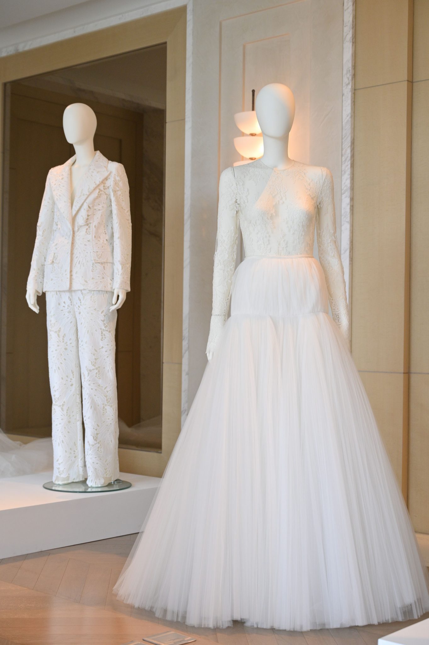 ชุดเจ้าสาวสุดหรู WHITE Asava 2022 Collection ที่สื่อถึงความสนุก ...