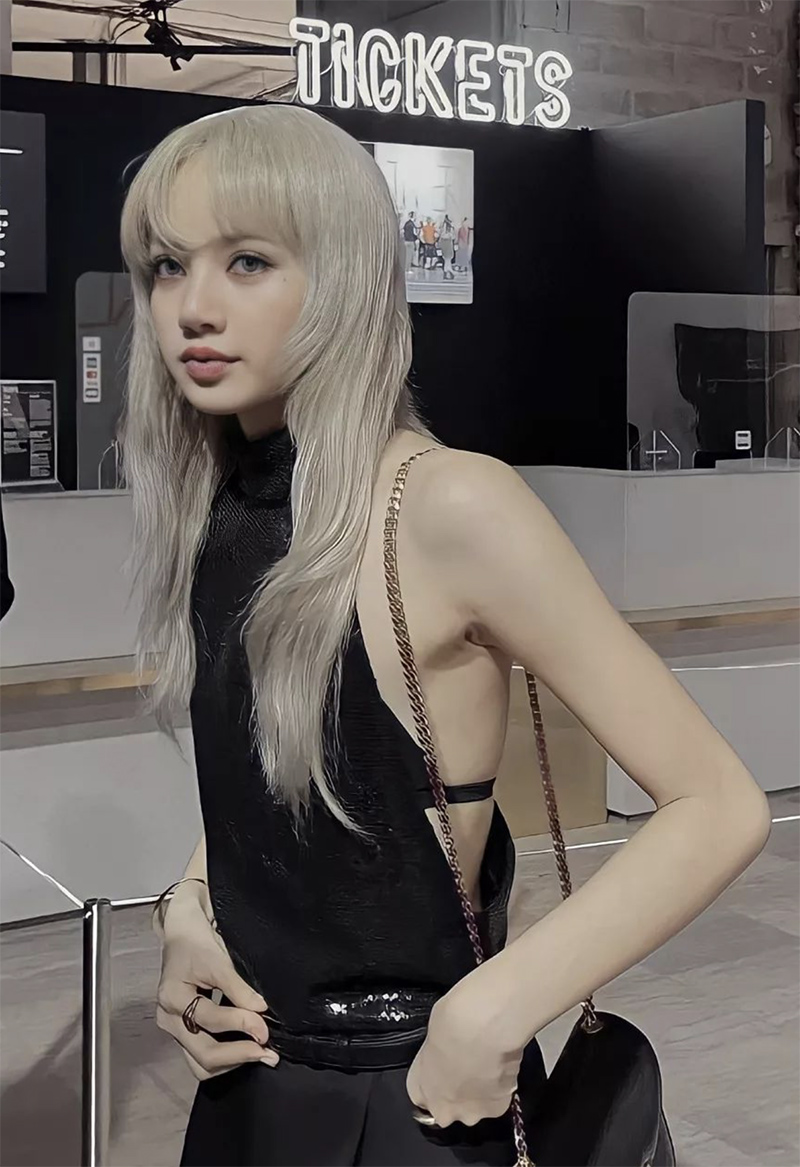 4 CELINE ITEMS ดำ- ทอง คอมพลีทลุค LISA ประชันเทียบคนดังระดับโลก