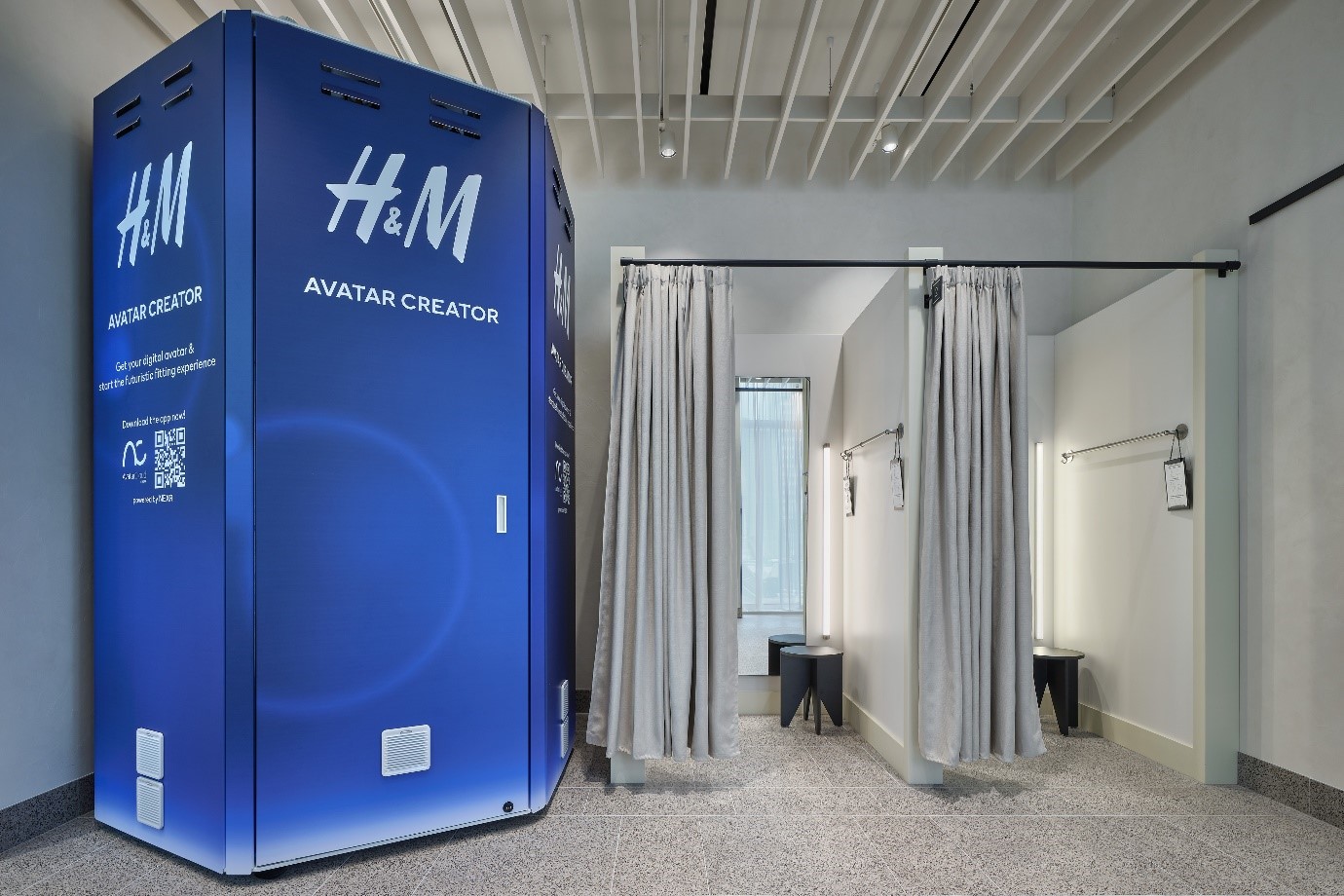 “เซย่า – มิย่า” พาทัวร์ “H&M สยามพารากอน” โฉมใหม่สุดล้ำ ช้อปชิลแบบสับในพิกัดเดียว