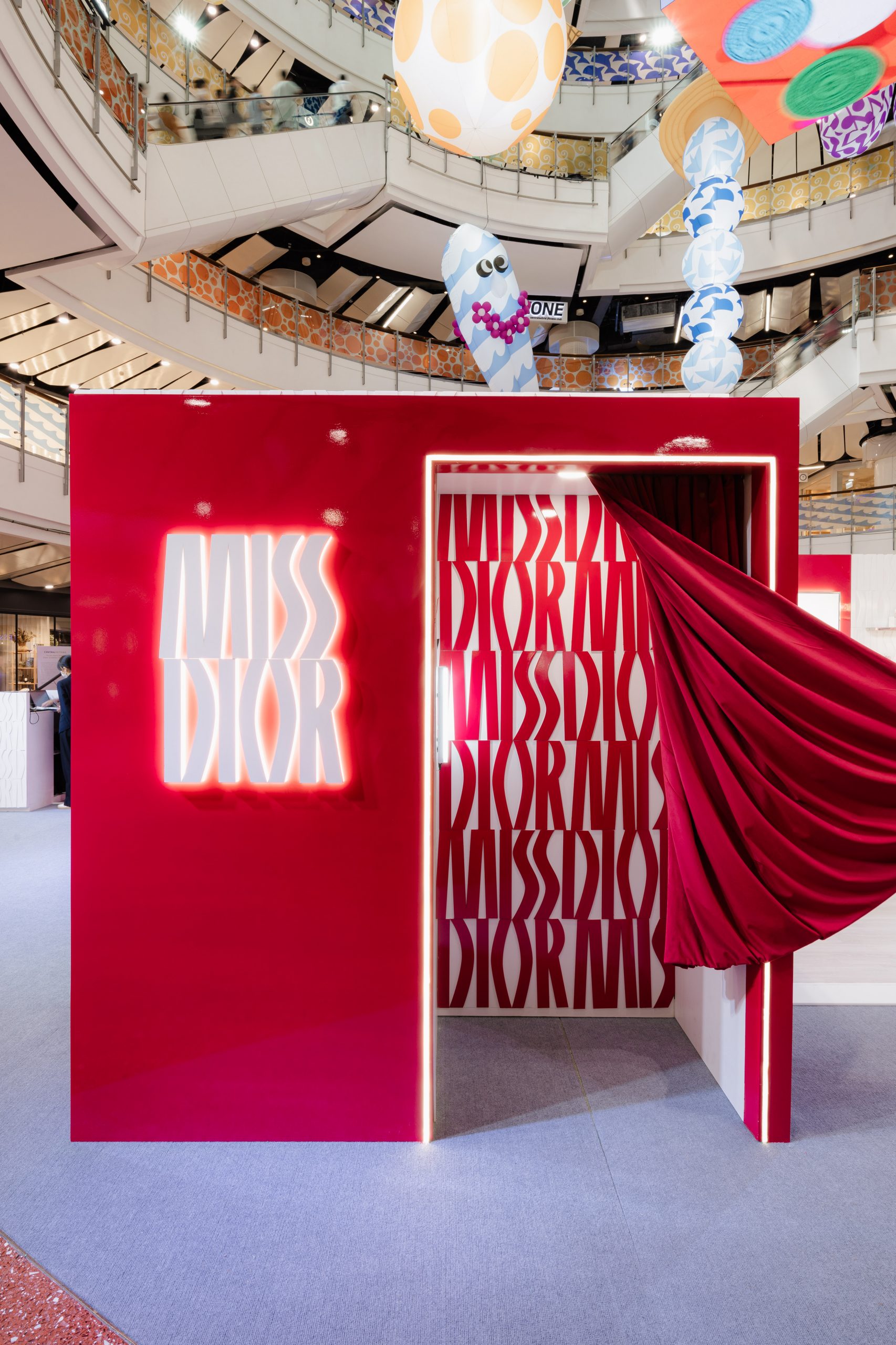 เช็คอิน Miss Dior Pop-up ลองน้ำหอมกลิ่นใหม่ Miss Dior Parfum ที่แรกใน ...