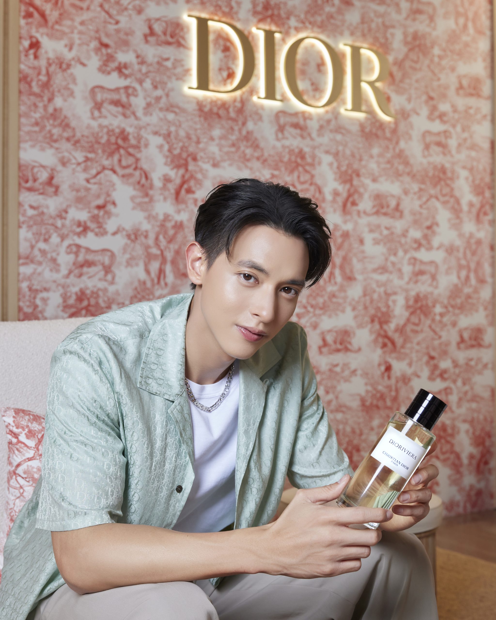 เหล่าคนดังชวนสัมผัส น้ำหอมคอลฯ พิเศษ La Collection Privée Christian ...