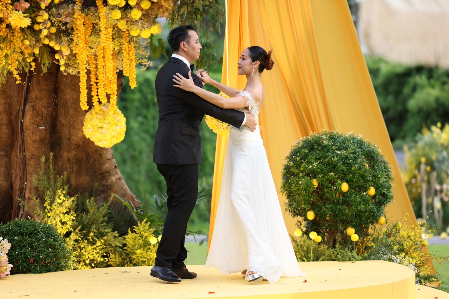 อบอวลมวลความรัก ‘Yes, I do’ Praew Wedding 2024 x The Sukhothai Bangkok ...