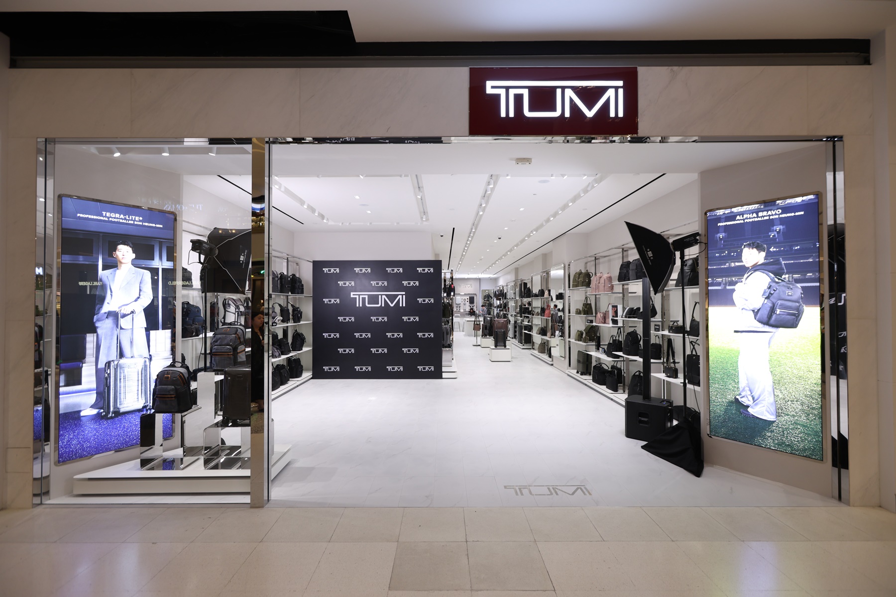 เปิดตัว TUMI เซ็นทรัลเวิลด์ สโตร์โฉมใหม่ใจกลางกรุงเทพมหานคร