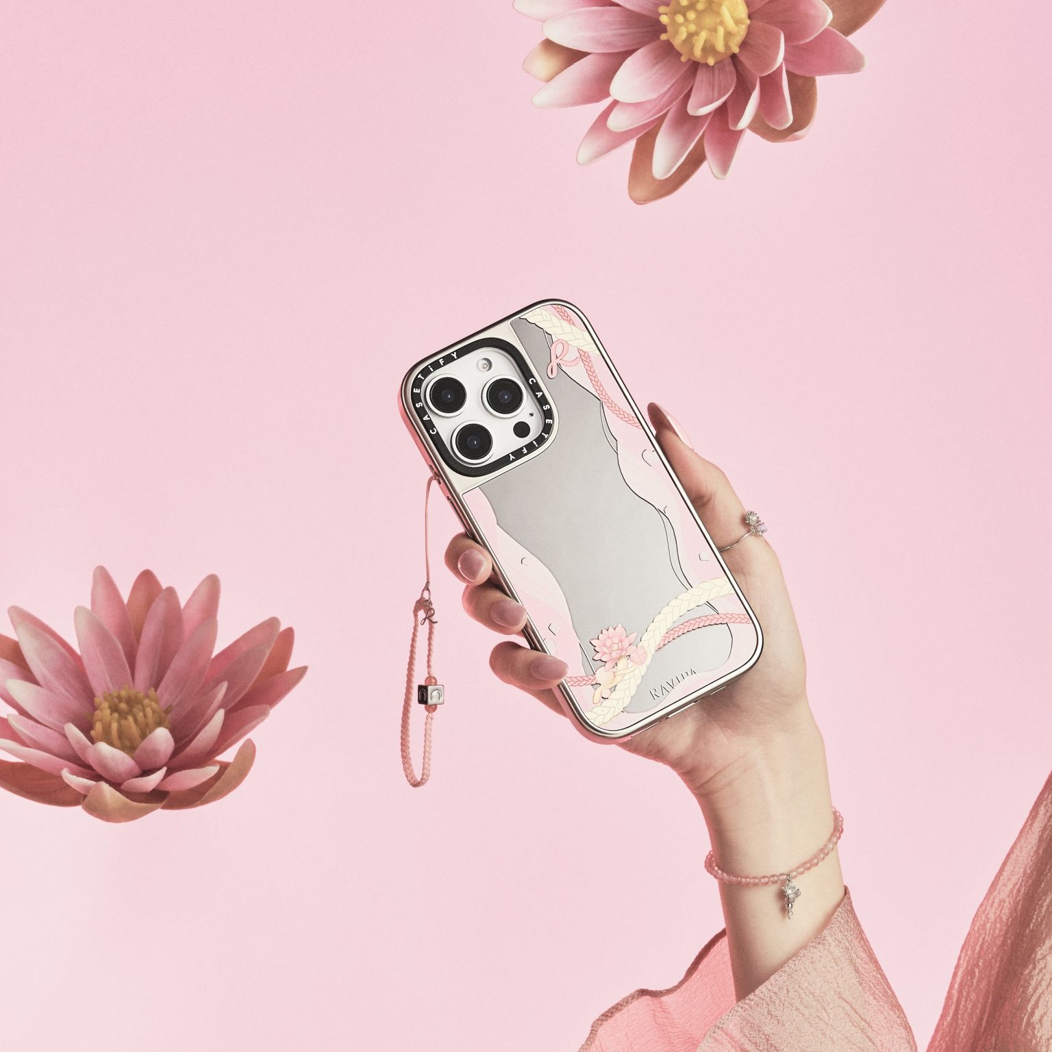 โชคดีแบบมีสไตล์ CASETiFY และ RAVIPA ผนึกพลังบวก ออกคอลเล็คชั่น Positivity In Your Hand