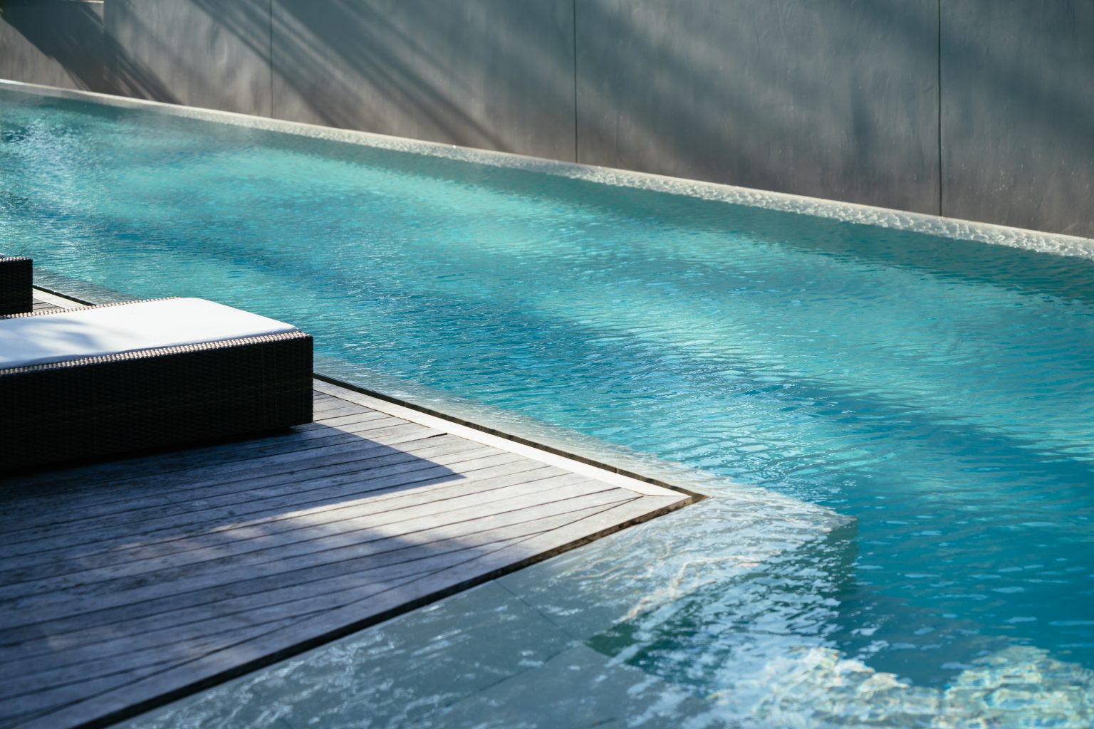 สงบโดนใจ Veyla Natai Residences วิลล่าหรูริมทะเล โลเคชันลับหาดนาใต้ ...